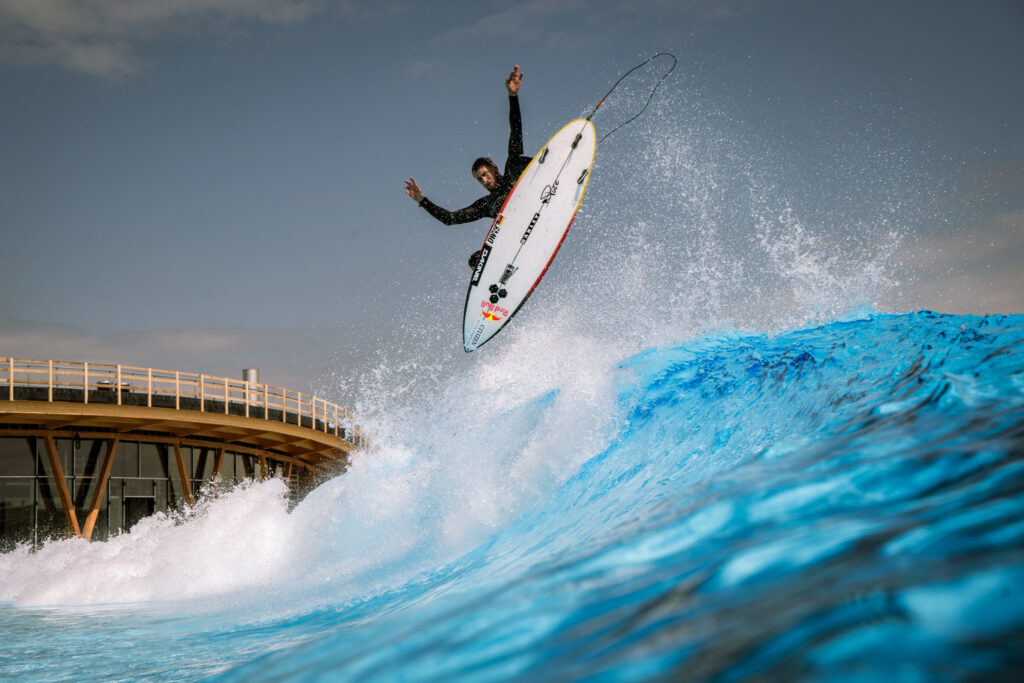 Endless Surf Unveils Next-Gen Wave Tech in Munich Surf Park: O2 ...